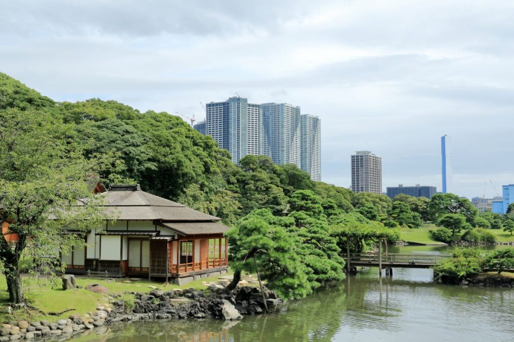 Hamarikyu Gardens: Beautiful Japanese Gardens In the heart Of Tokyo
