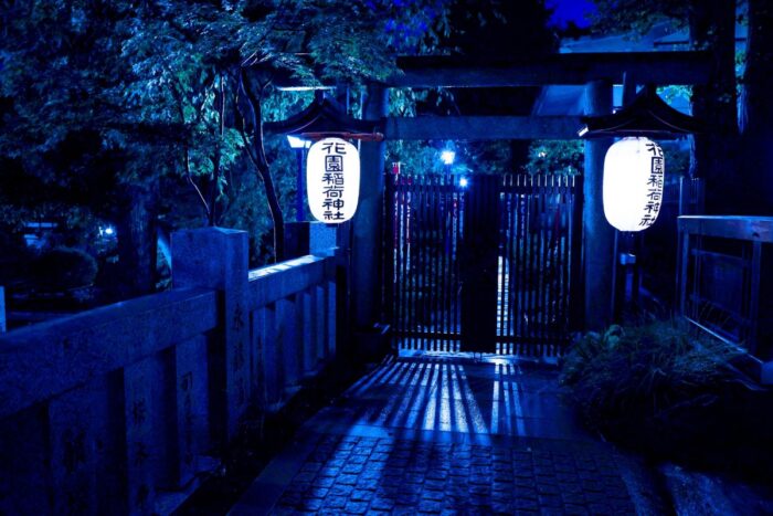 Hanazono Inari Shrine: The Red Torii Gates Of Ueno Park