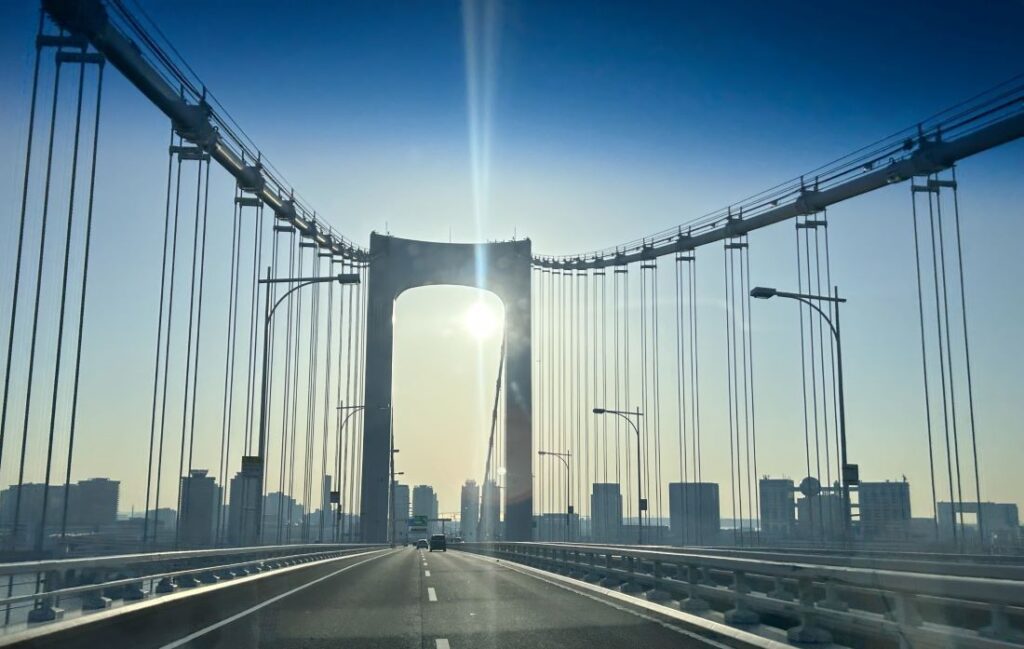 Rainbow Bridge: Tokyo's Iconic Landmark