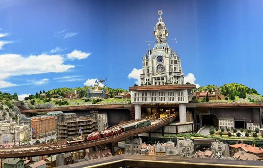 Small Worlds Tokyo In Odaiba: Photos, Reviews And Tickets
