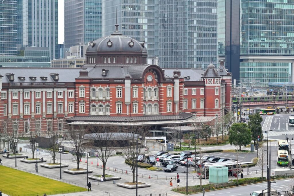 JR Yamanote Line: Tokyo's Central Train Loop