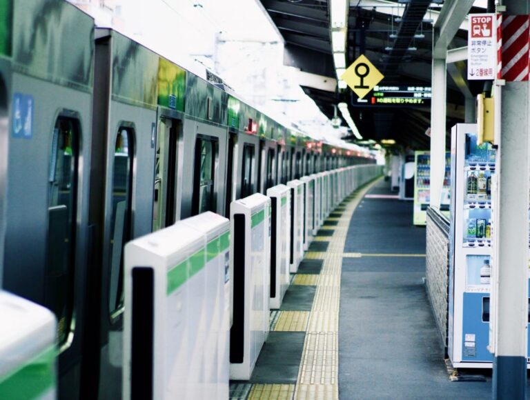 JR Yamanote Line: Tokyo's Central Train Loop